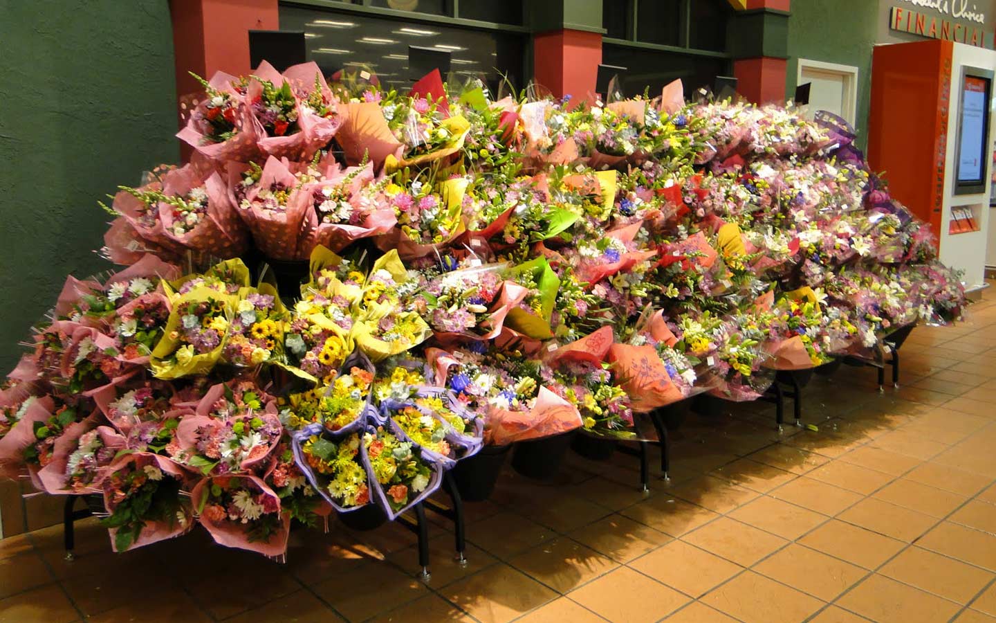 LargeFloralWall-1440×900 | OutFront Portable Solutions